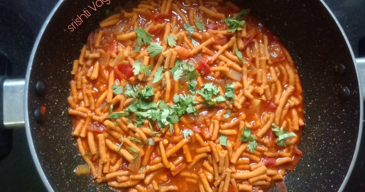 Sev Tamatar Recipe by Minnie Vagrani - Cookpad