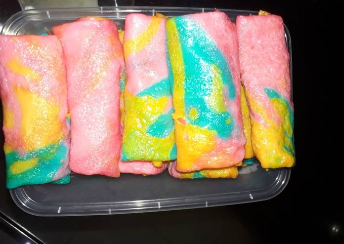 Resep Dadar Gulung Rainbow Ala Ku oleh chayara - Cookpad