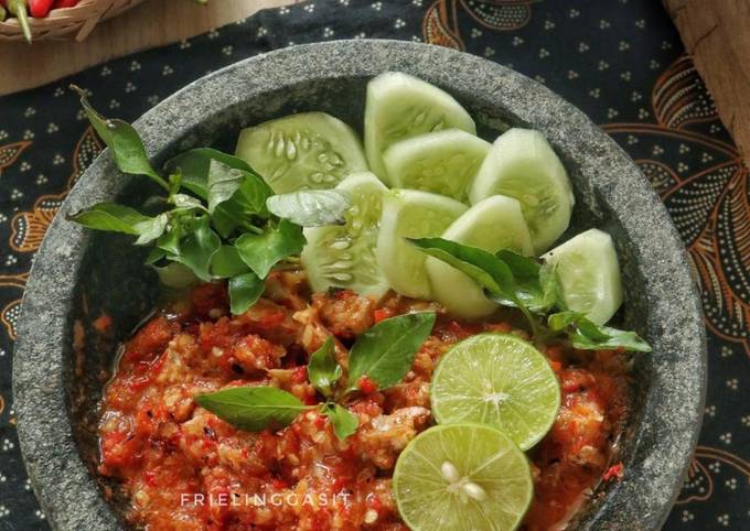 Resep Sambal Pecak Tempe Kemangi oleh Frielingga Sit - Cookpad