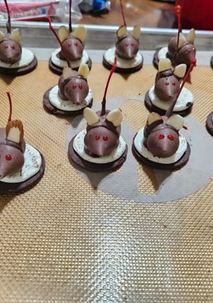 Vash Bake Chris Mice Recipe by Vashti Daniel - Cookpad