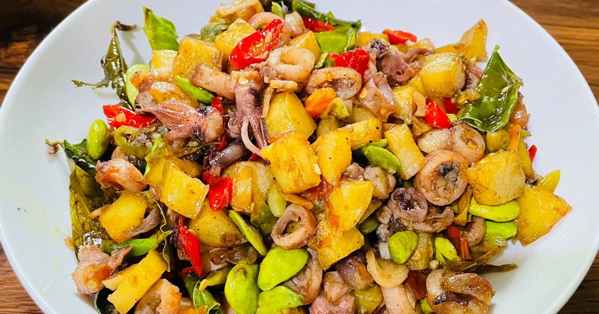 Resep Oseng kentang cumi asin hot oleh jeng hayoone - Cookpad