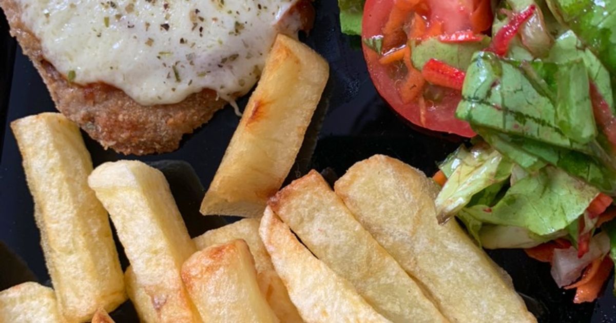 Milanesa Peceto Napolitana Con Papas Fritas Receta de Paula- Cookpad