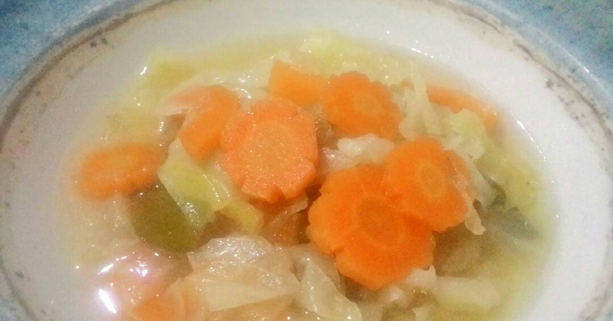 Resep Sop Wortel-Kubis oleh Lusy Siswati - Cookpad
