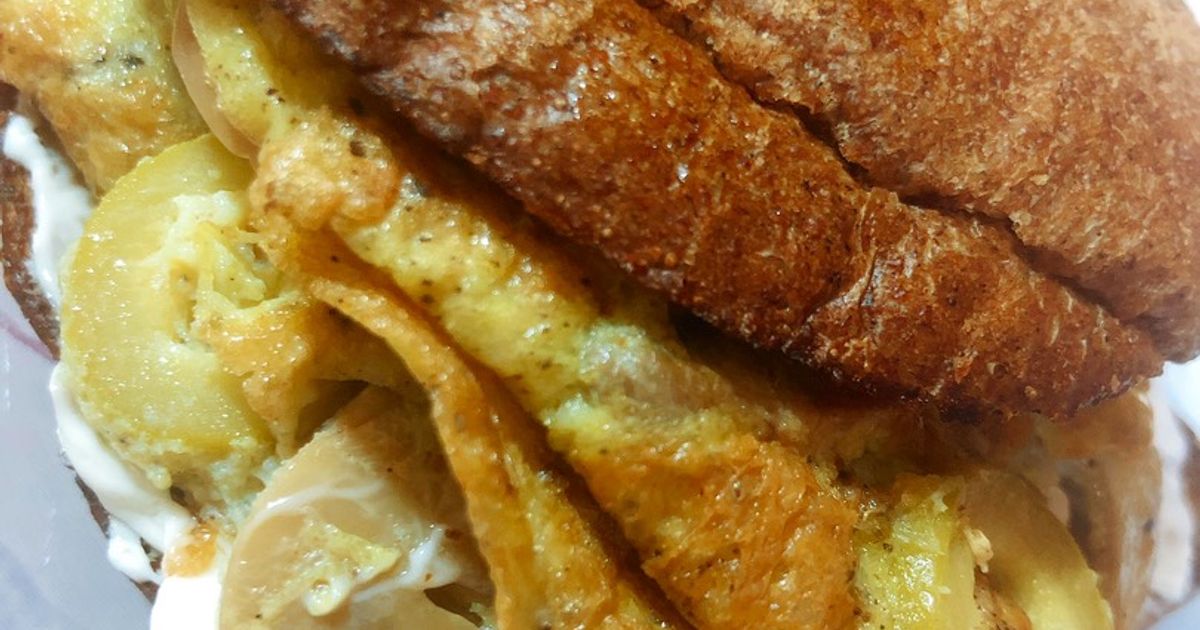 طريقة عمل بيض اومليت بالمشروم (الفطر) والزيتون 🥚🍄🫒🥪 من Sara Walid - كوكباد