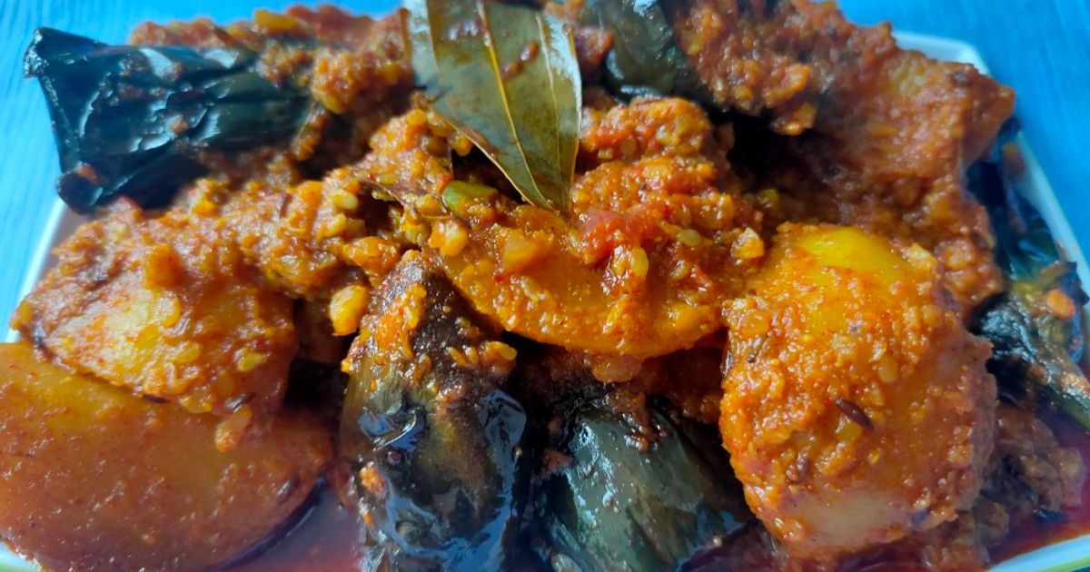 Ringan Bataka Nu Masaledar Chatpatu Shak Recipe by Priyangi Pujara ...