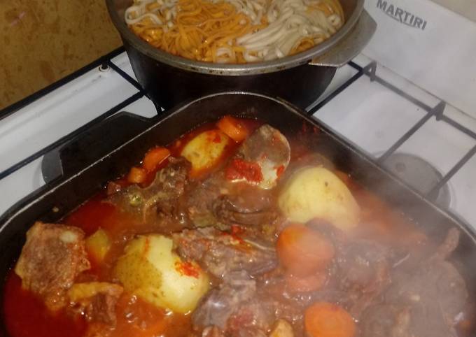 Estofado y pastas Receta de Manu Dominguez- Cookpad