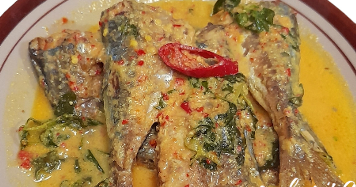 Resep Ikan Kembung Bumbu Kuning / Gulai Ikan Kembung / Ikan Kembung Santan Kemangi oleh Novita ...
