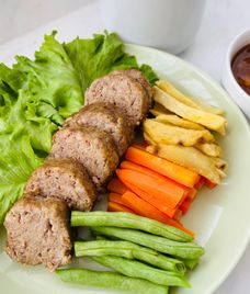Resep galantin sapi lembut dan gurih, cocok untuk bekal anak