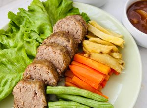 Resep galantin sapi lembut dan gurih, cocok untuk bekal anak