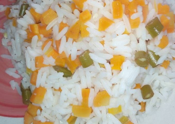 Colour rice(Vegetable rice) Recipe by Blessing nnadozie Abj mom53 - Cookpad
