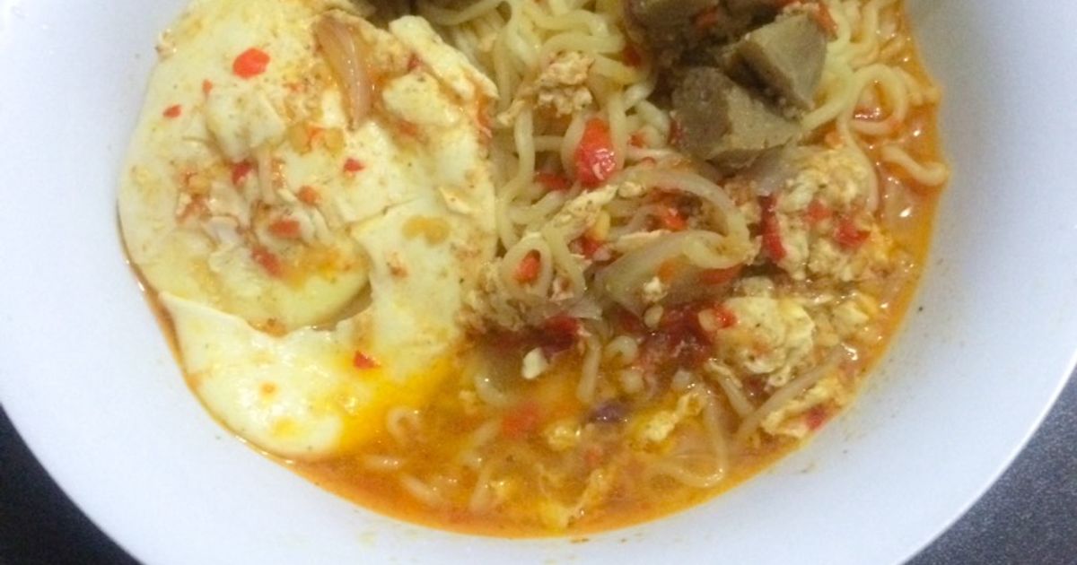Resep Indomie Rebus Pedas (Kreasi Indomie) oleh Rilla Hirsza - Cookpad