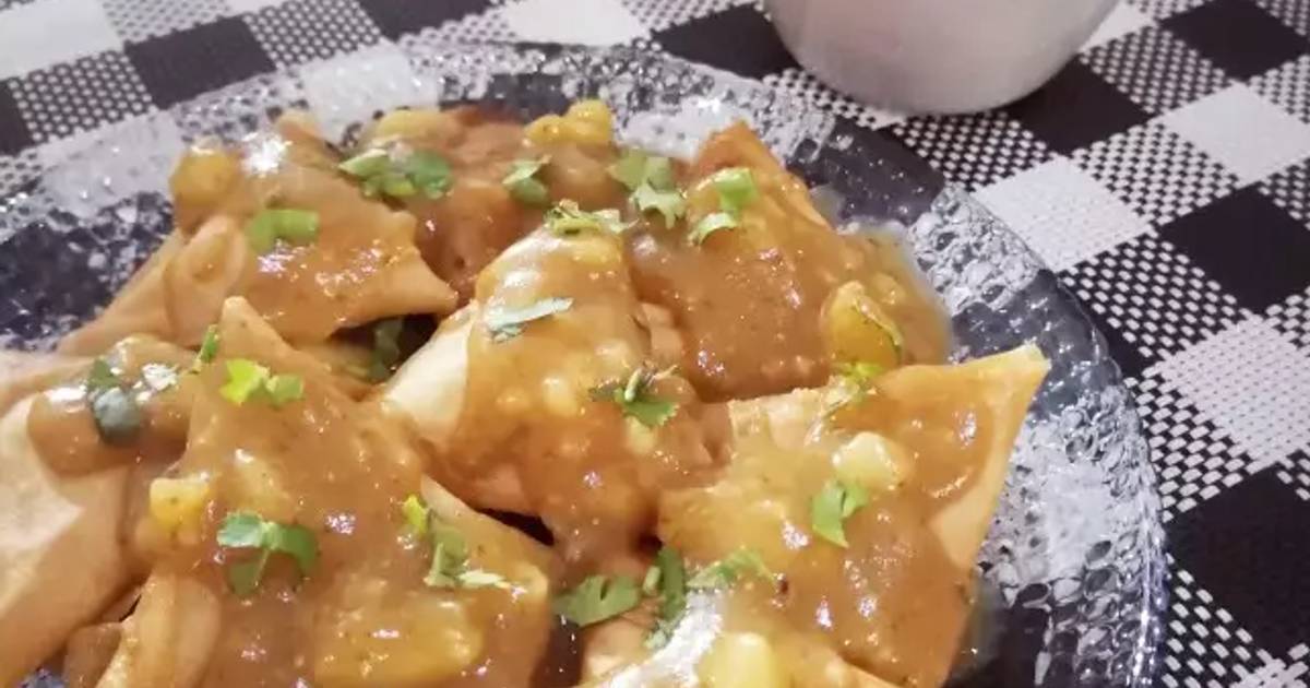 School Walay Samosay With Aloo Chutney! Recipe by Shumaila Shabbir ...