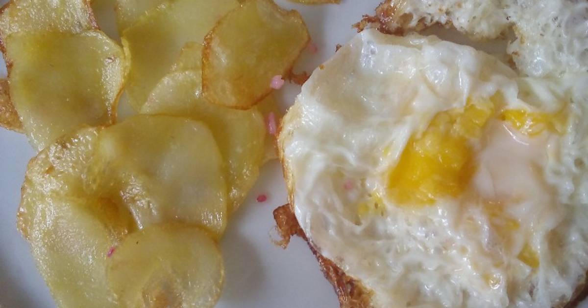 Papas con huevo Receta de Mercedes Huaman Flores- Cookpad