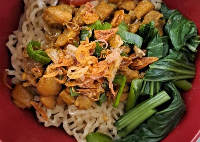 Resep Mie Ayam kampung oleh SiciL 1102 - Cookpad