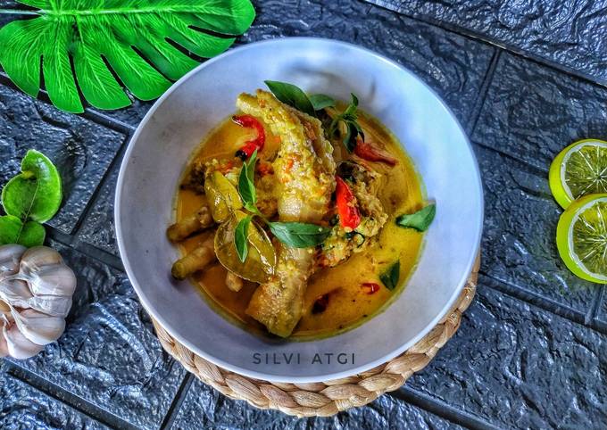 Resep Ayam Pedas Khas Banyuwangi oleh Silvi Atgi Septina - Cookpad