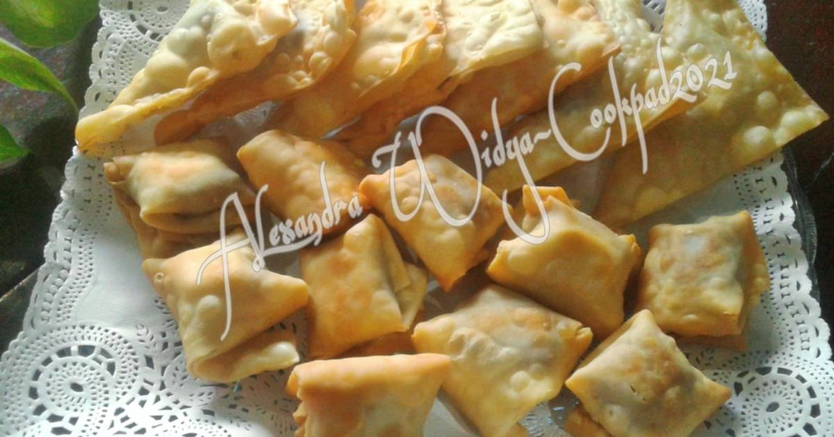 Resep Pangsit Kue Keranjang Keju oleh Alexandra Widya - Cookpad