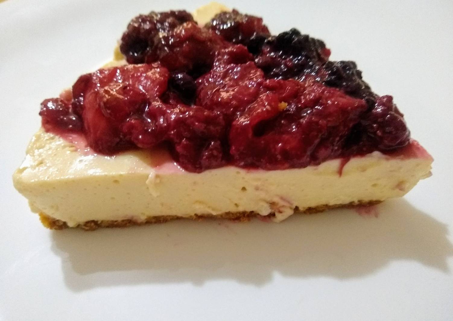 Cheesecake frío con frutos rojos (sin horno) Receta de Erika López ...