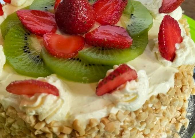 Resep Fruit gateaux cake oleh Yola Pitaloka - Cookpad