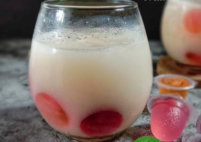 Resep Es Jelly Yakult oleh Titiek Purnomo - Cookpad