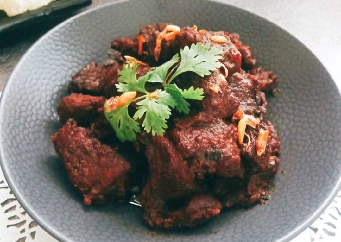 Resep Gongso Daging oleh Dewi Febriani - Cookpad