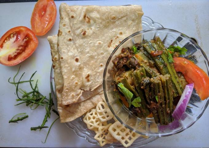 स्टफ्ड दोडका (stuffed dodaka recipe in marathi) रेसिपी Aditi Mirgule ...