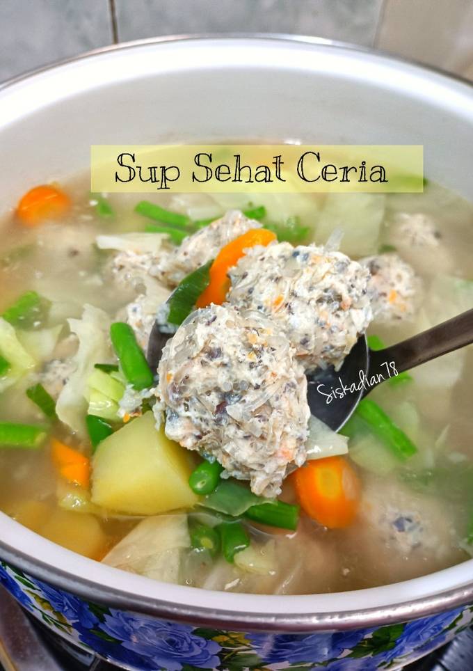 Resep Sup Sehat Ceria (wortel, kentang, kol, buncis) oleh Siska Dian ...