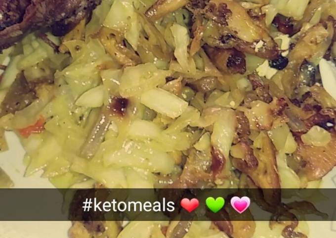 Keto Fried cabbage and chicken Recipe by Thelma - Cookpad