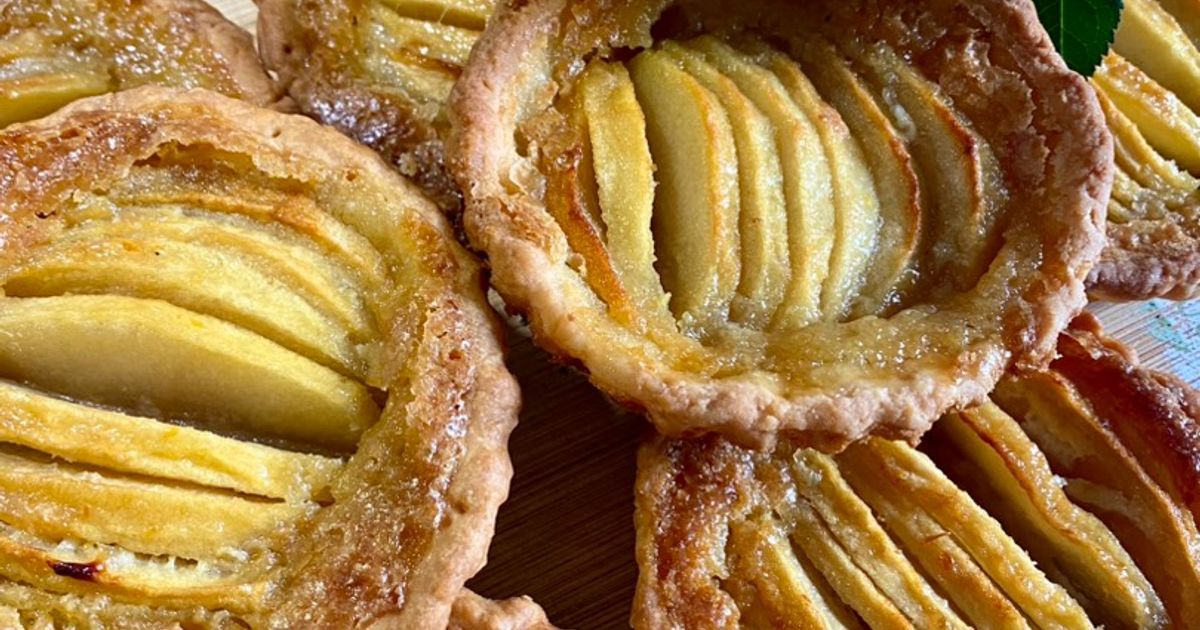 Petites Tartelettes Aux Pommes Caramélisées à La Pâte Sucrée Croquante ...