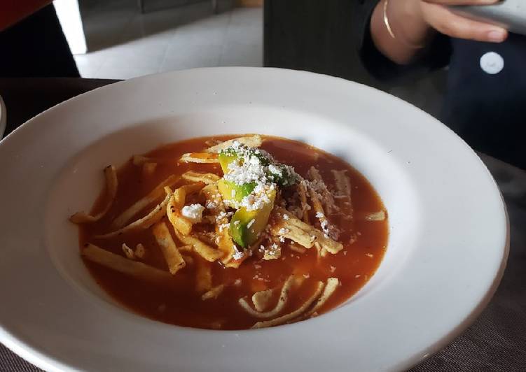 Sopa de tortilla o sopa azteca Receta de Oscar Perez- Cookpad