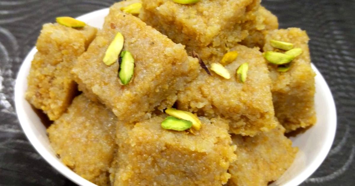 Freshly Coconut Khoya Burfi Recipe by Neelam Gupta - Cookpad