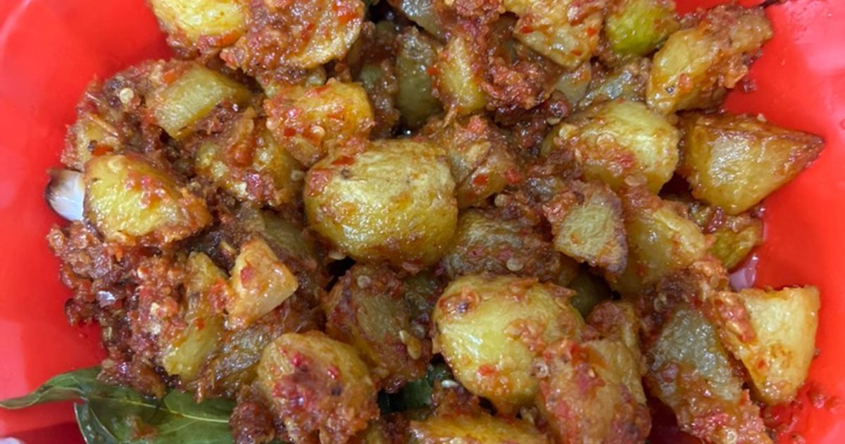 Resep Balado Kentang Seuhah oleh Efri Yanti - Cookpad