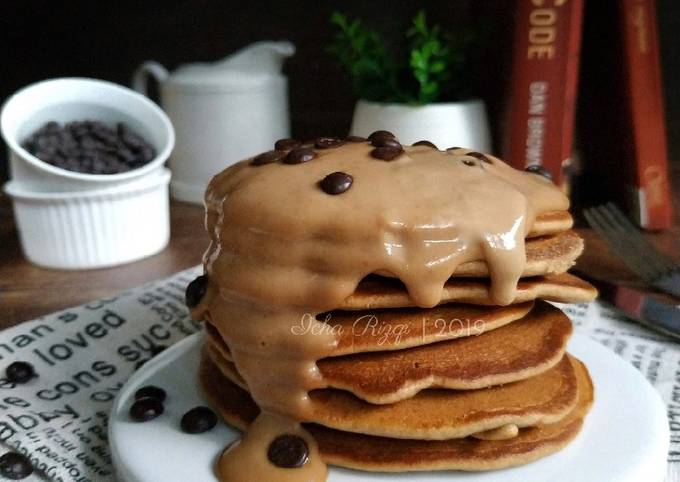 Resep Milo Pancake with Peanut Butter Sauce oleh Bun Elrafif - Cookpad