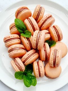 Macaron, Málnás Fehércsokis Ganache Al | Nagy Ildikó receptje - Cookpad ...