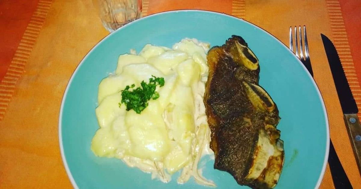 Asado De Tira A La Olla Con Papas Bravas Receta de Fran García Ferrada ...