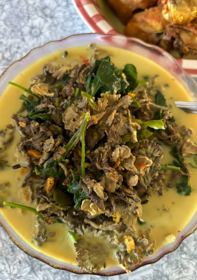 Resipi Masak lemak cendawan kukur oleh cekmoi - Cookpad