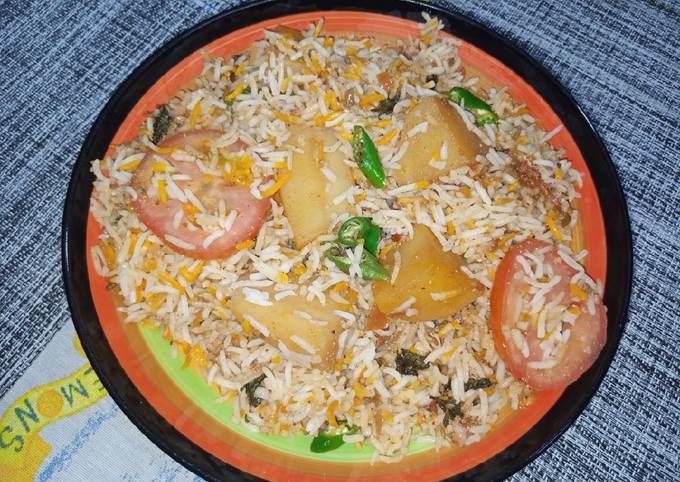 Kashmiri Dum Potato Biryani Recipe by Surhaan Tahir Wafai - Cookpad