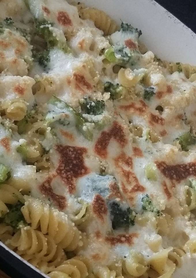 Fideos integrales con brócoli y salsa blanca gratinada Receta de ...