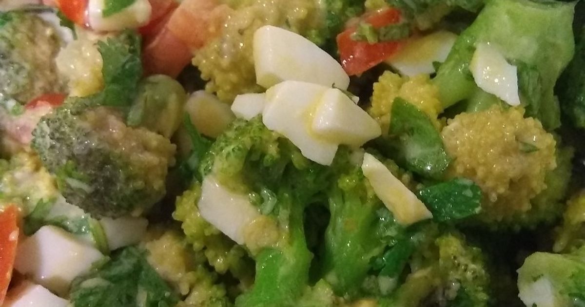 Ensalada De Brócoli Tomate Y Huevo Receta de Adriana Matamoros