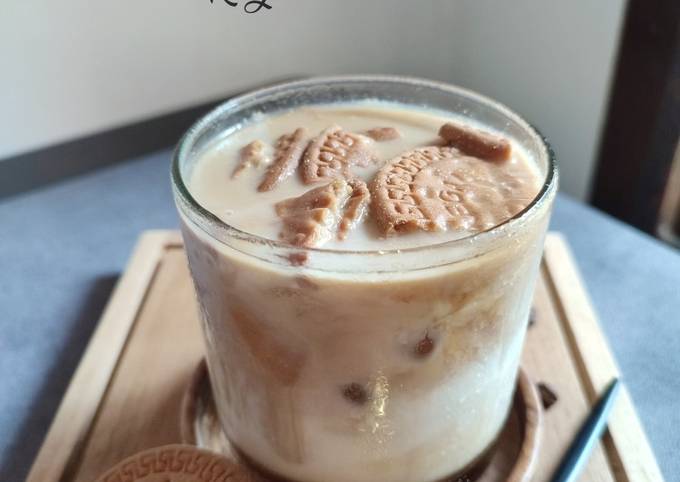 Resep Es kopi susu Regal oleh AzizahPrantoro - Cookpad
