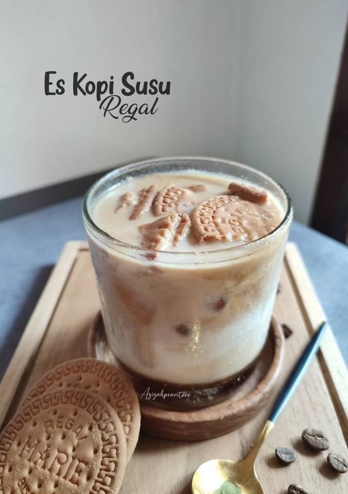 Resep Es kopi susu Regal oleh AzizahPrantoro - Cookpad