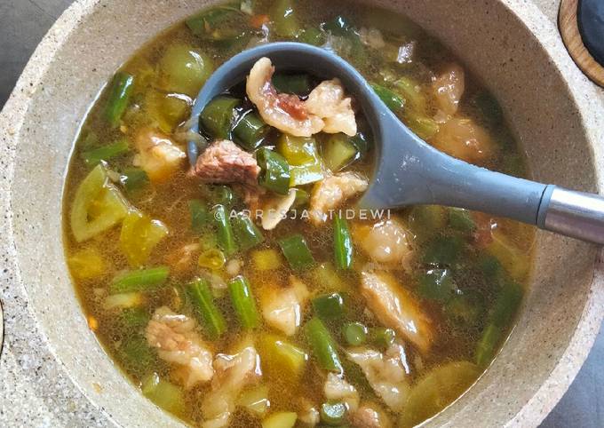Resep Asem-asem Daging Cabe Hijau oleh adresjanti - Cookpad