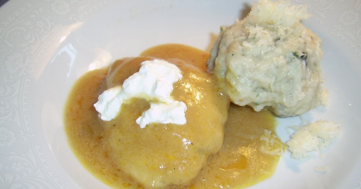 Tiroli Zsemlegombóc | sue53 receptje - Cookpad receptek