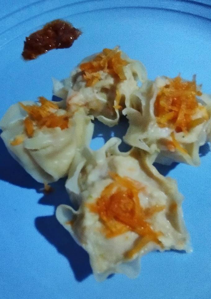 Resep Dimsum/siomay ayam wortel labu siam oleh fira - Cookpad