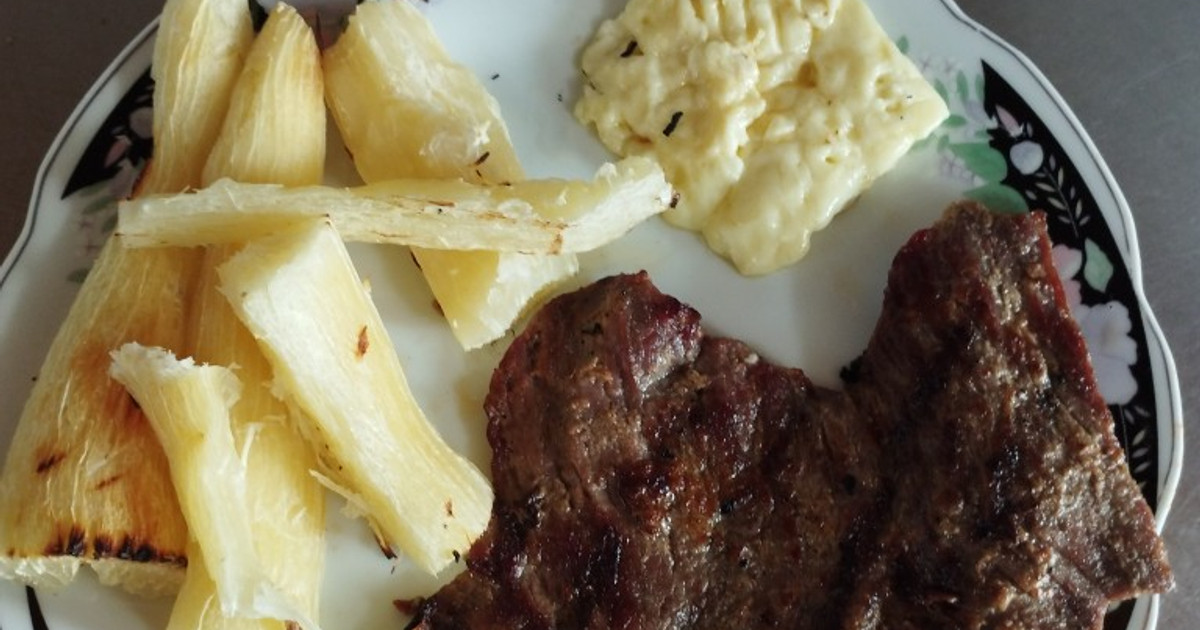 Yuca Asada Con Carne Receta de AGRIPINA PICON PACHECO- Cookpad