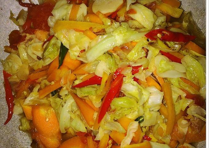 Resep Tumis wortel & kol oleh Hobby_Masak - Cookpad