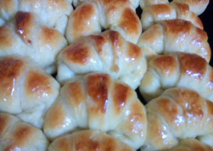 Medialunas De Manteca Hojaldradas Receta De Silvia Dujan Cookpad