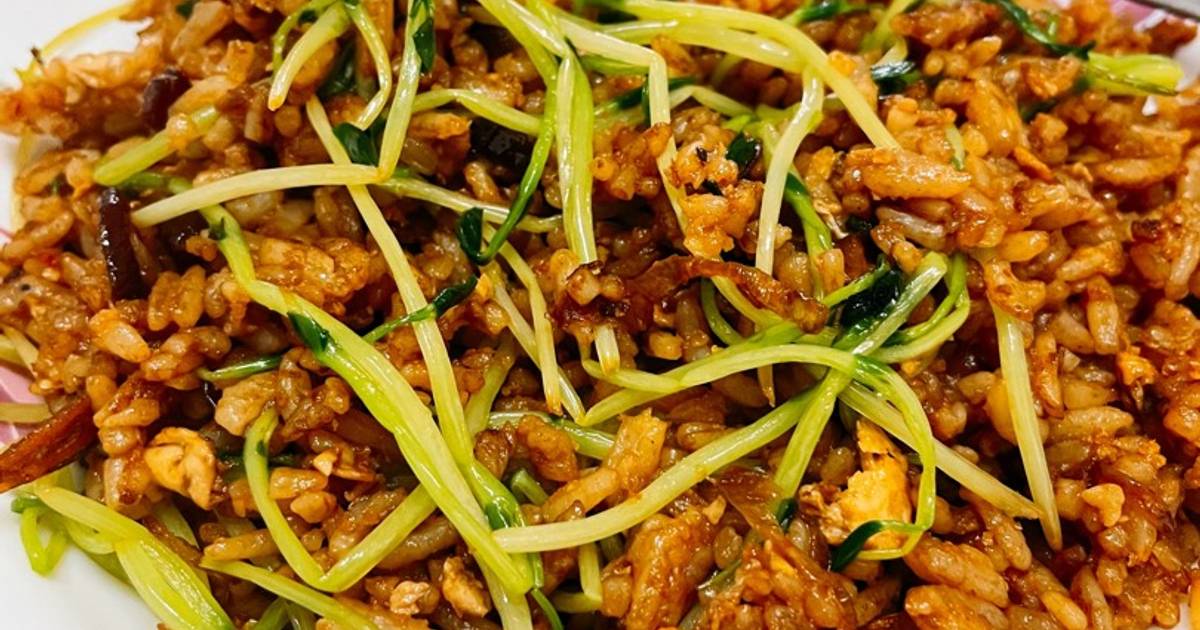 Resipi Nasi goreng taugeh hijau oleh Ariey Rieyna - Cookpad