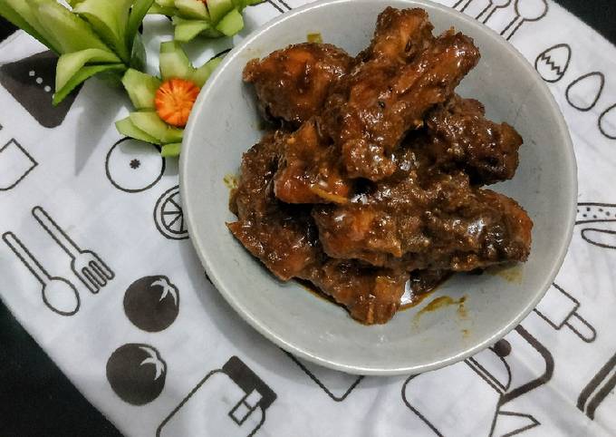 Resep Ayam Semur (Ayam Kecap) oleh Dhapu Dewi - Cookpad