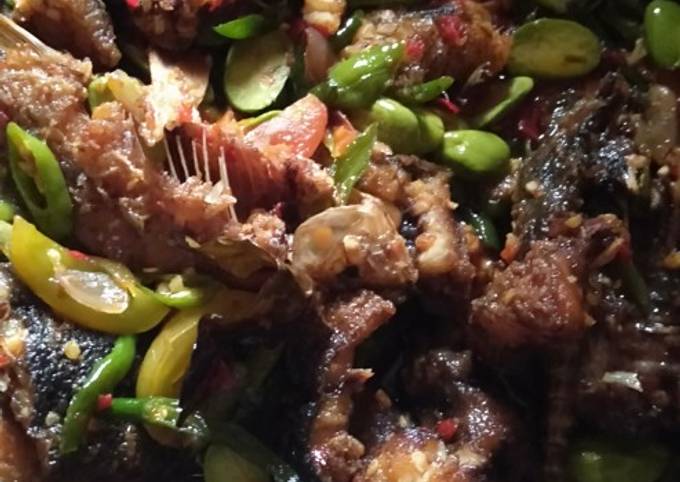 Resep Belut cabe hijau oleh Emmy Iy - Cookpad