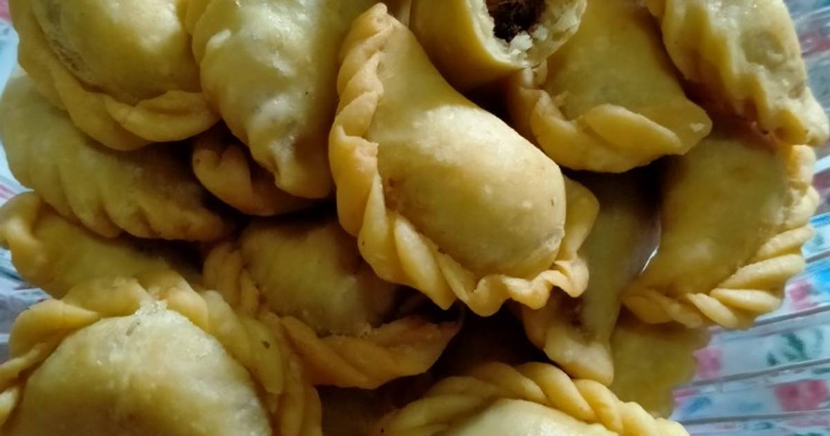 Resep Pastel abon renyah eggless oleh Rani Monica - Cookpad